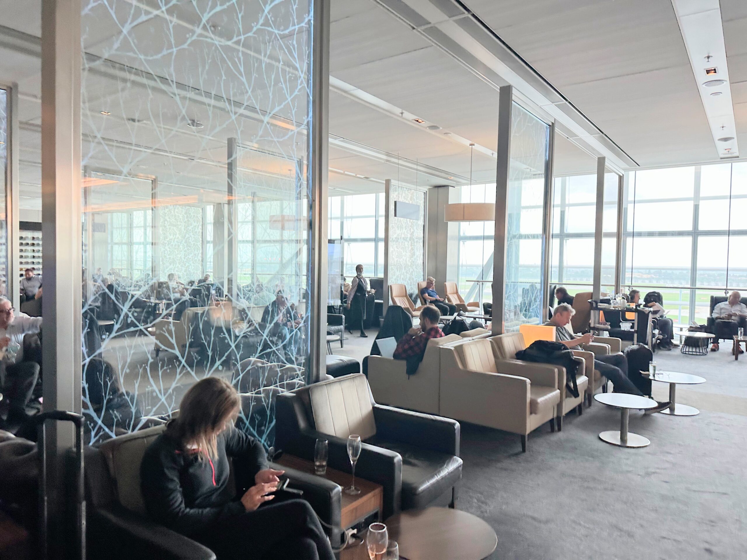 Review: Concorde Lounge Heathrow (Why we wouldn't go again!) - Couple ...